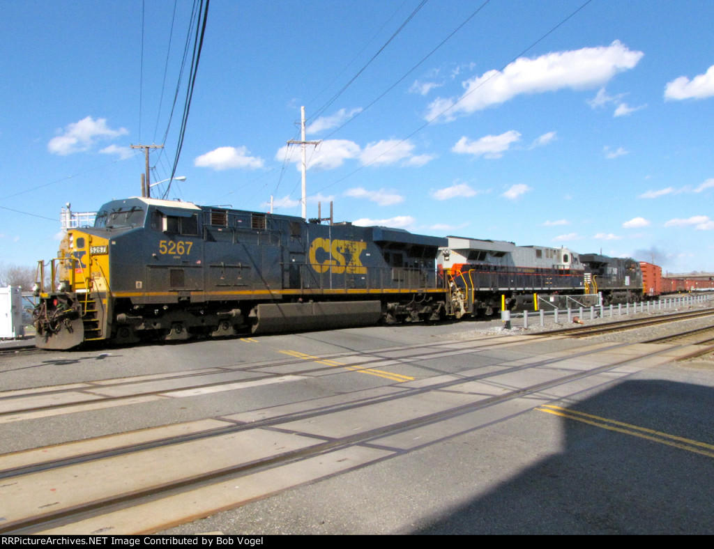 CSX 5267 and NS 8101